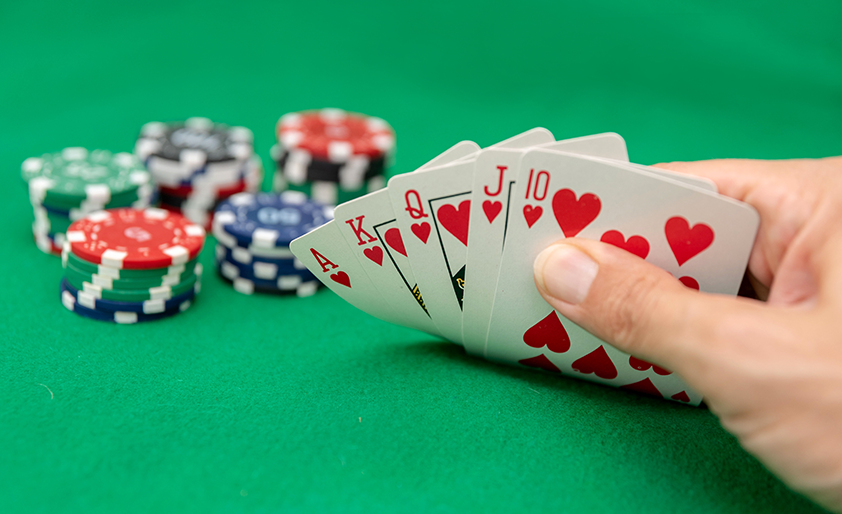 How to Master the Art of Bluffing in Poker | CasinoWow
